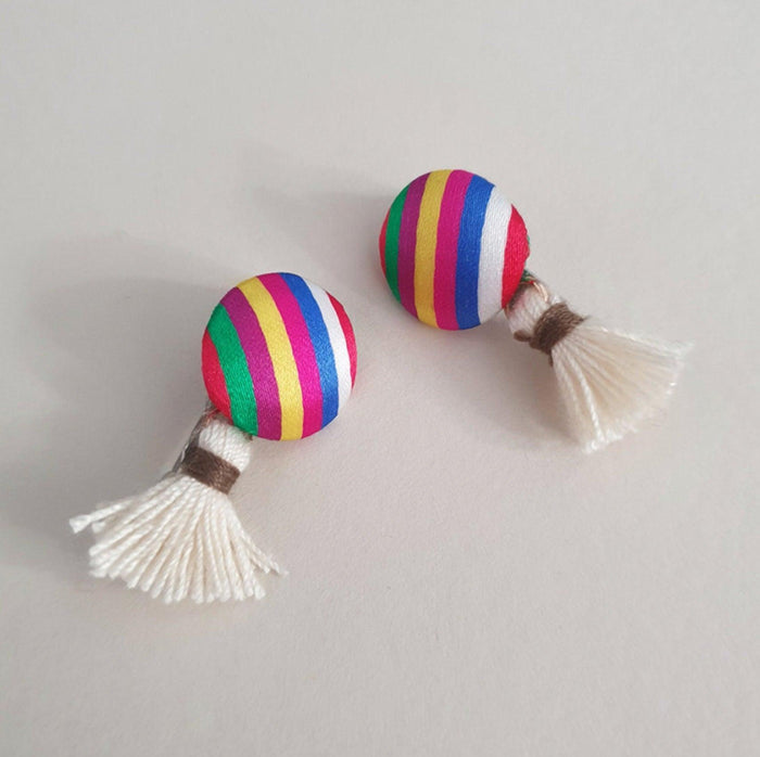 Saekdong Tassel Hanbok Brooch - Traditional Elegance